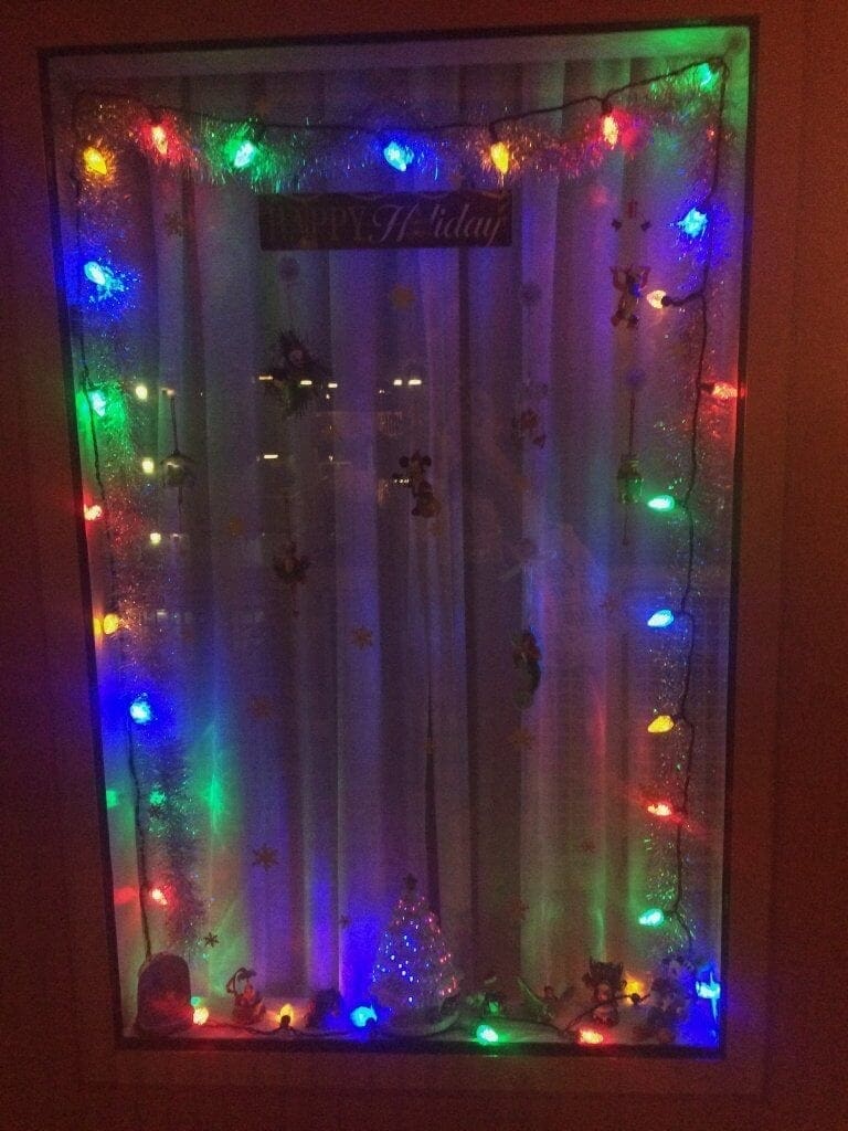 Disney Resort Window Decorating | Vivacious Views Disney Blog